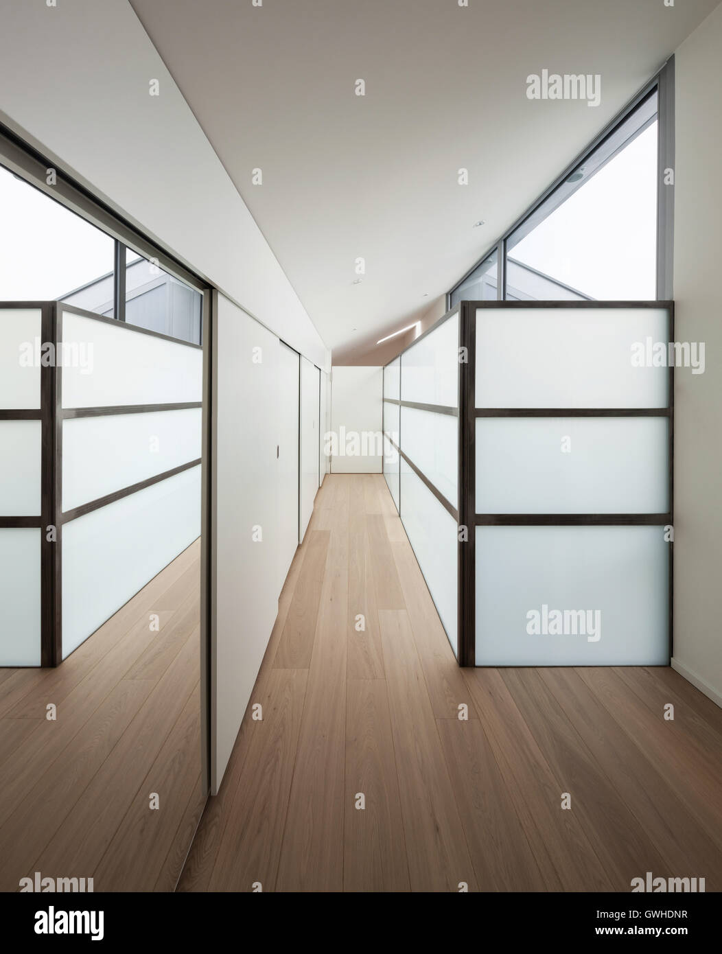 Long corridor hi-res stock photography and images - Alamy