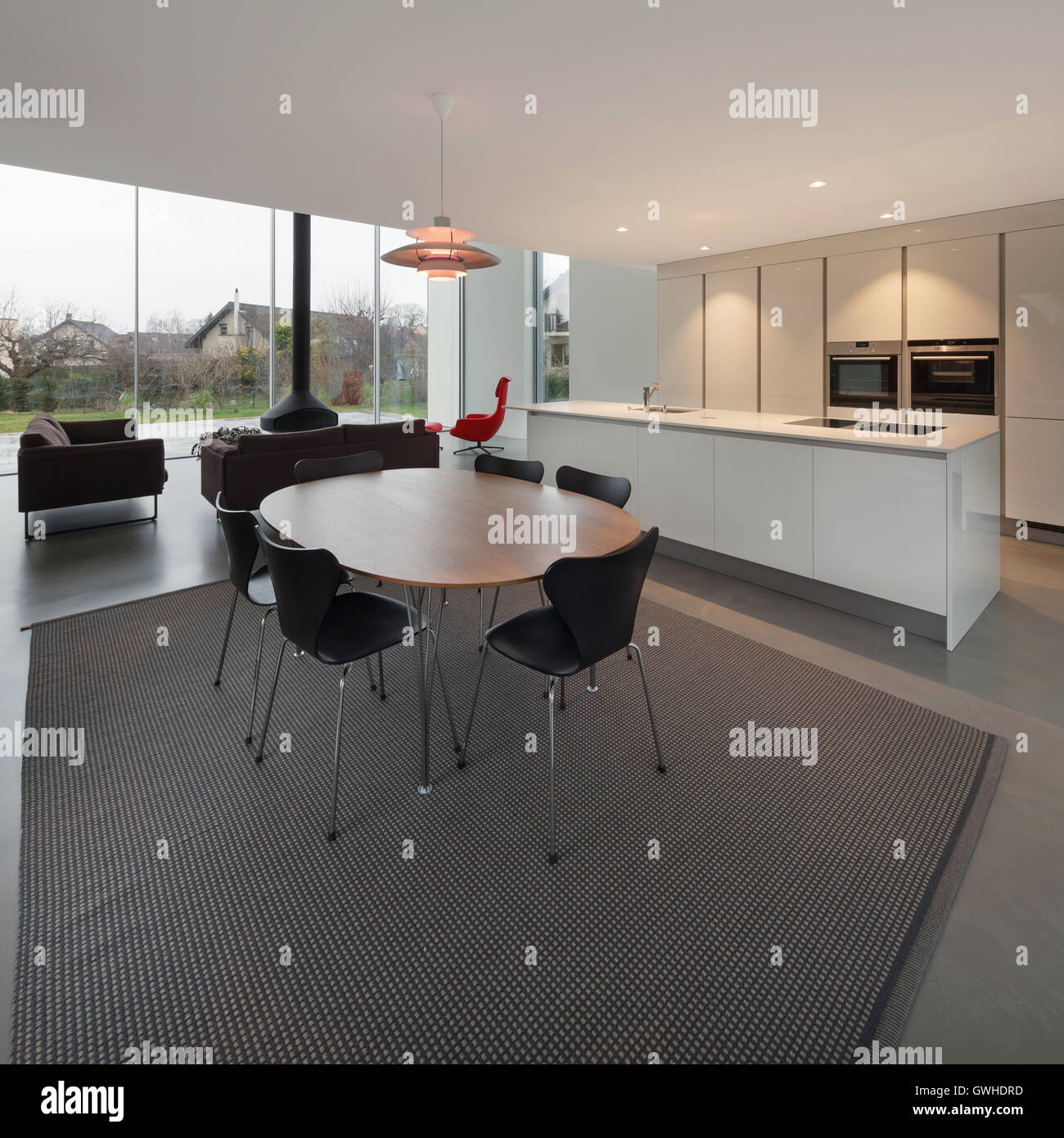 Modern house and dining room hi-res stock photography and images - Alamy