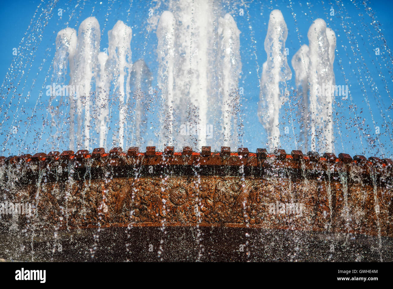 Jet over house hi-res stock photography and images - Alamy