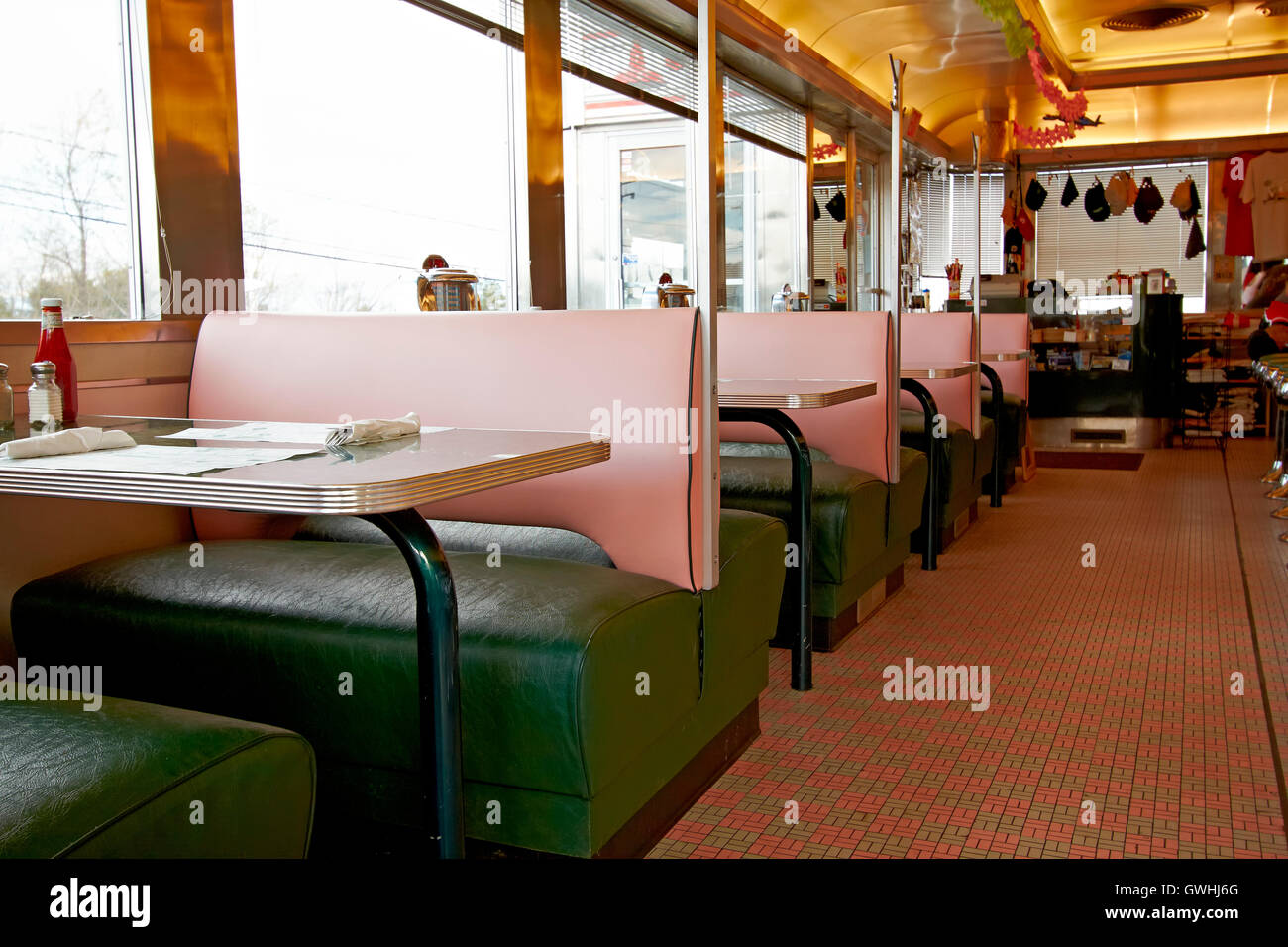 Old-fashioned roadside diner in rural area Stock Photo - Alamy