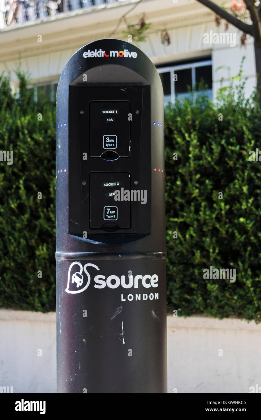 Electric car charing hi-res stock photography and images - Alamy