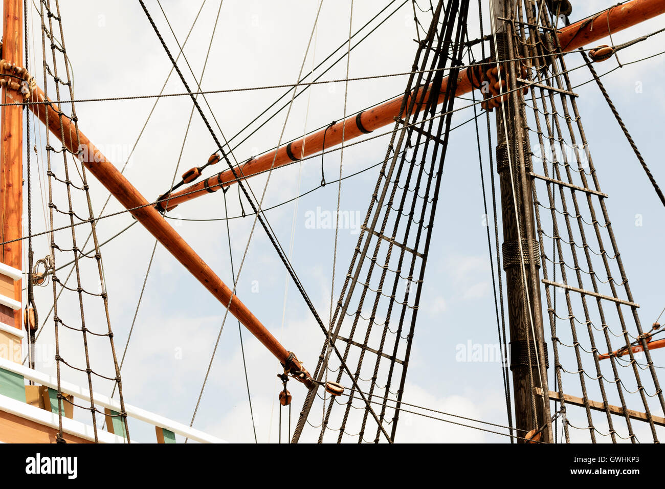 Rigging on the ancient tall ship Stock Photo - Alamy
