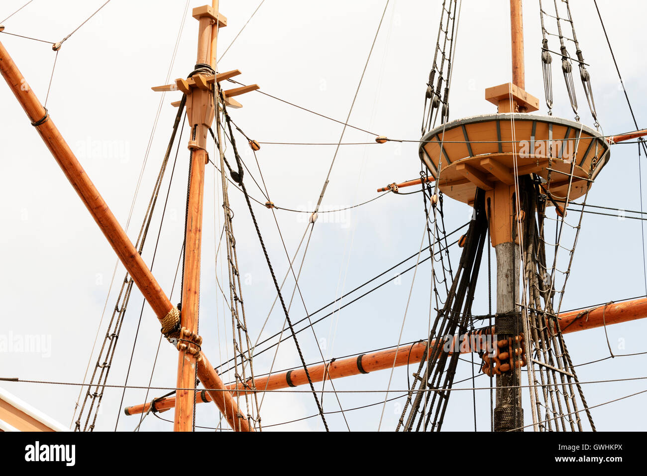 Rigging on the ancient tall ship Stock Photo - Alamy
