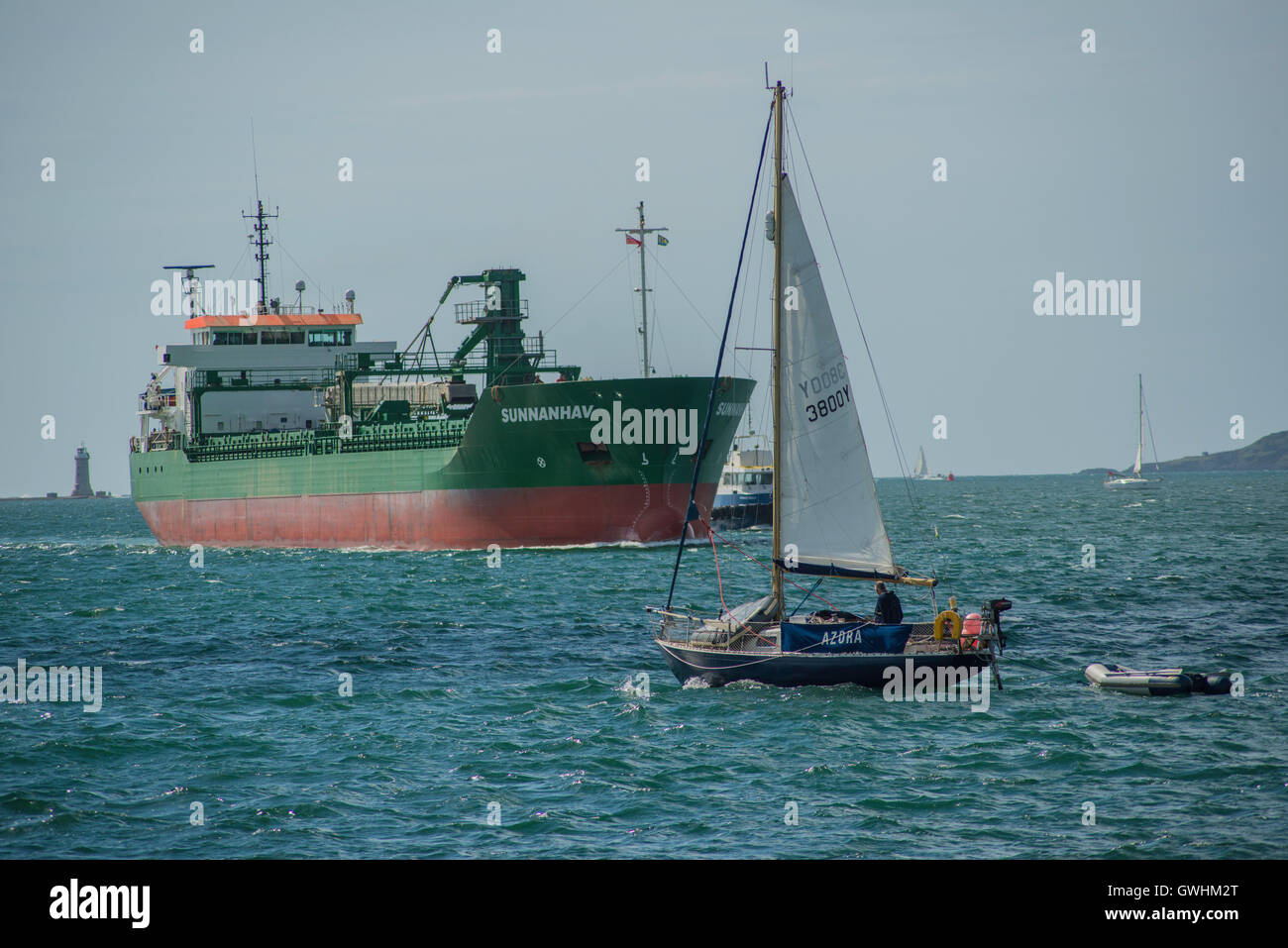 Self unloading hi-res stock photography and images - Alamy