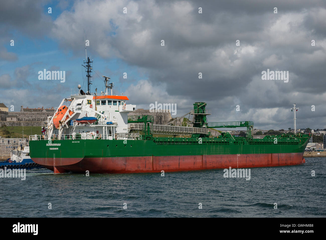 Self unloading hi-res stock photography and images - Alamy
