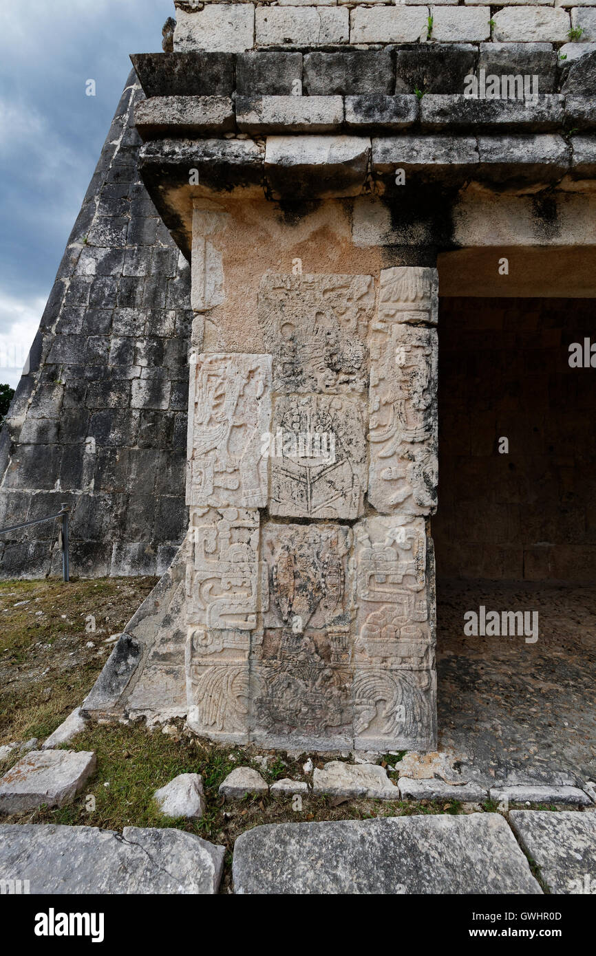 Scenic views of Chichen Itza Maya ruins on Yukatan Peninsula, Mexico ...