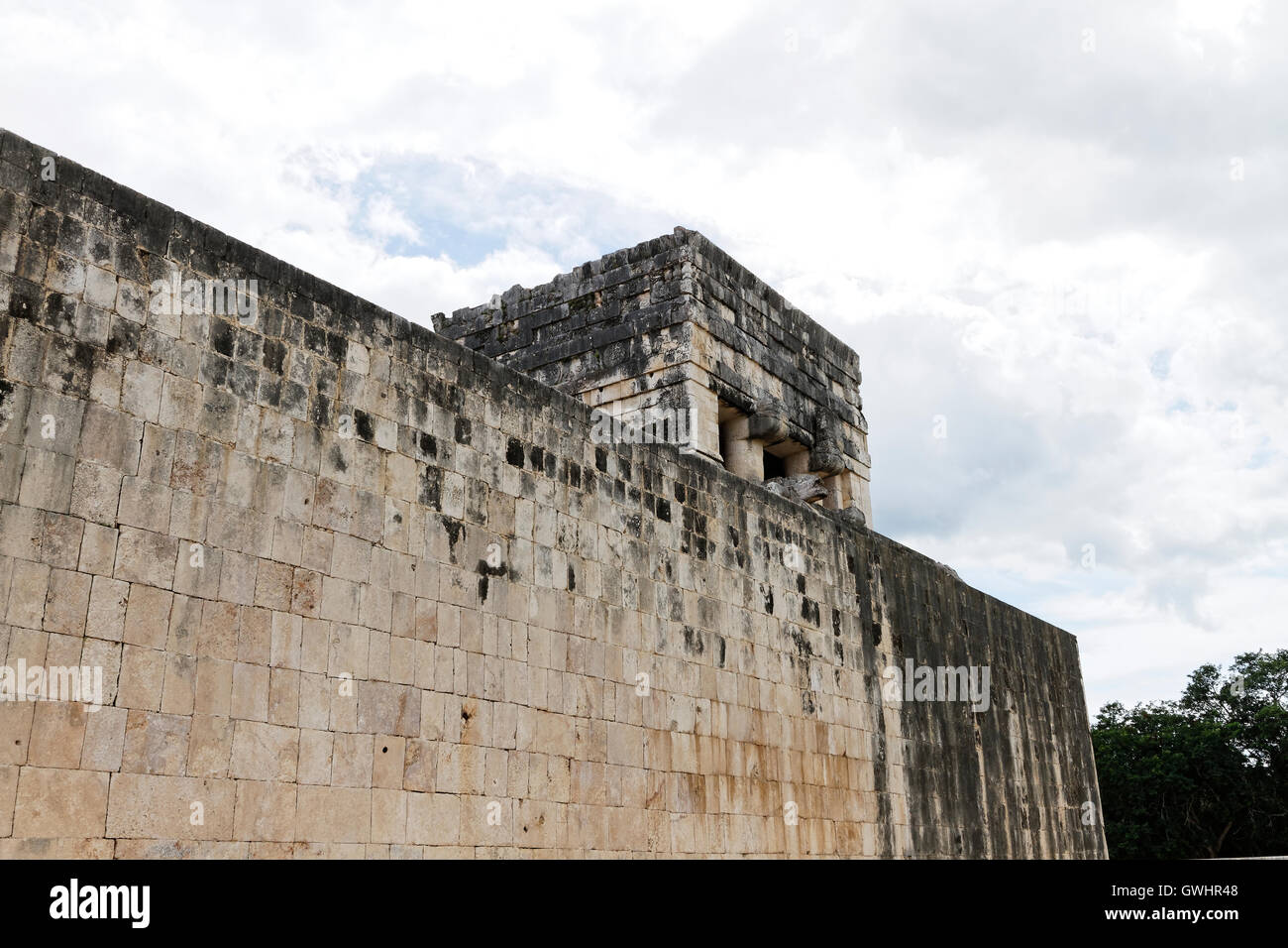 Scenic views of Chichen Itza Maya ruins on Yukatan Peninsula, Mexico ...