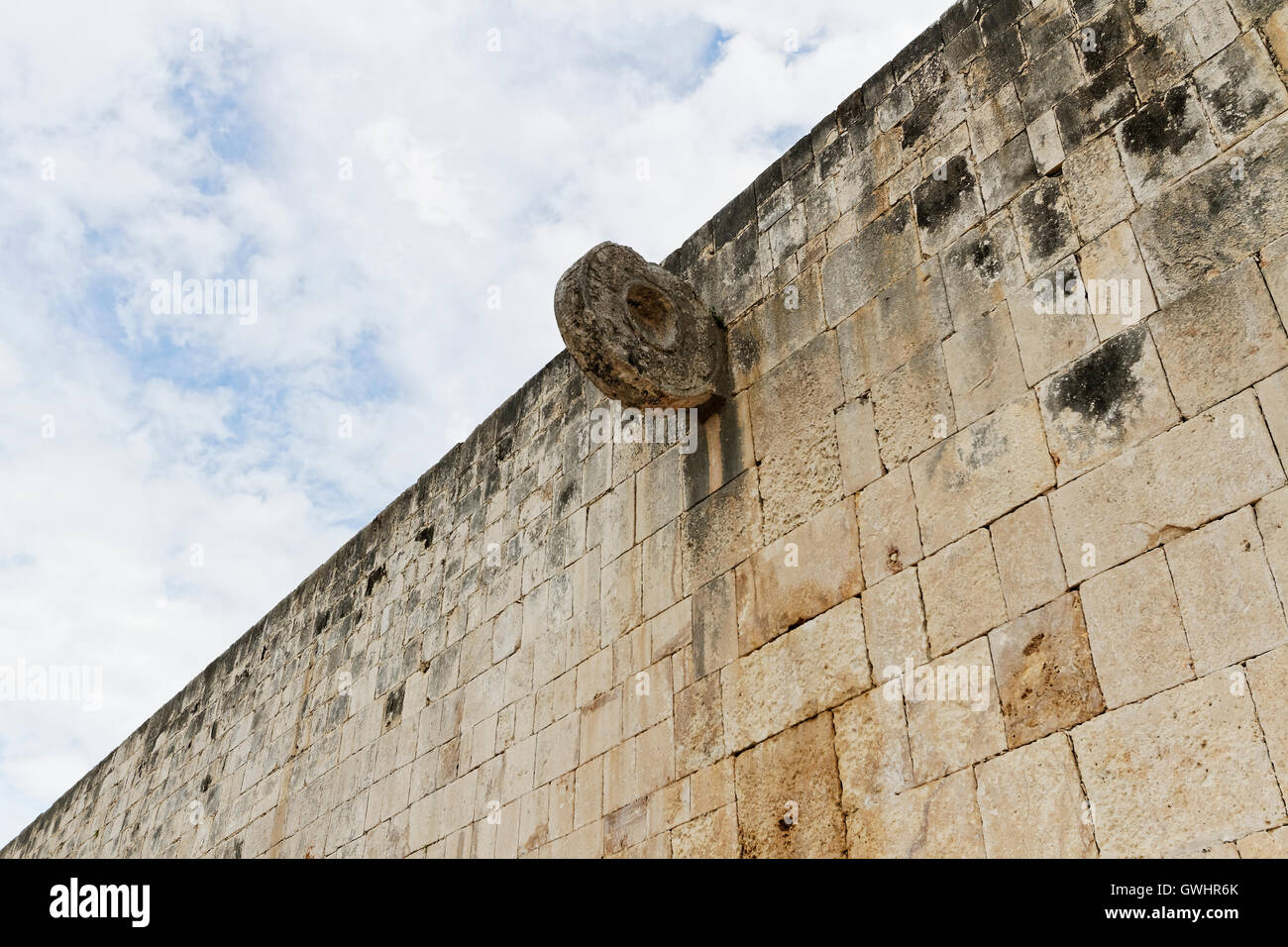 Scenic views of Chichen Itza Maya ruins on Yukatan Peninsula, Mexico ...