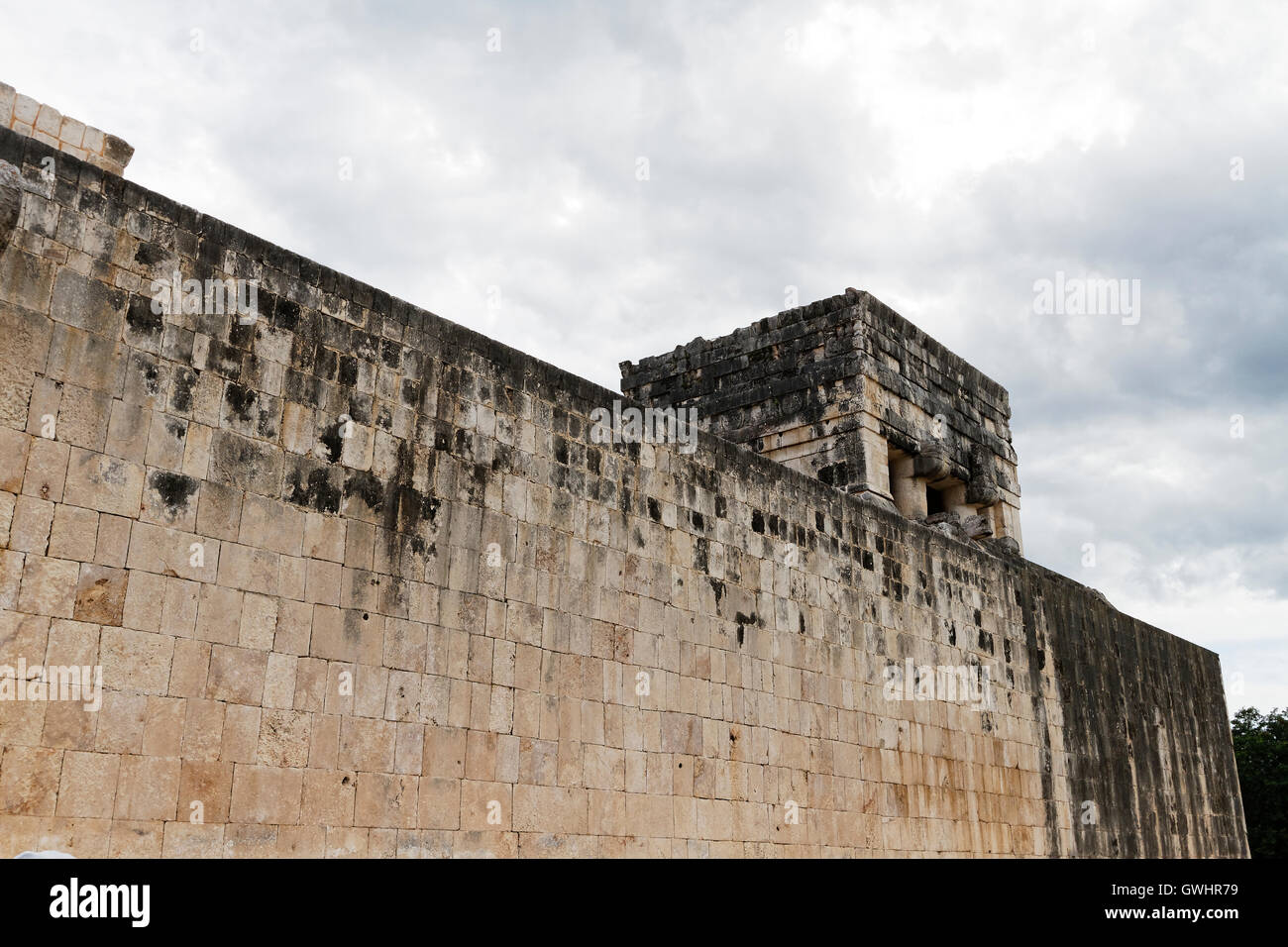 Scenic views of Chichen Itza Maya ruins on Yukatan Peninsula, Mexico ...