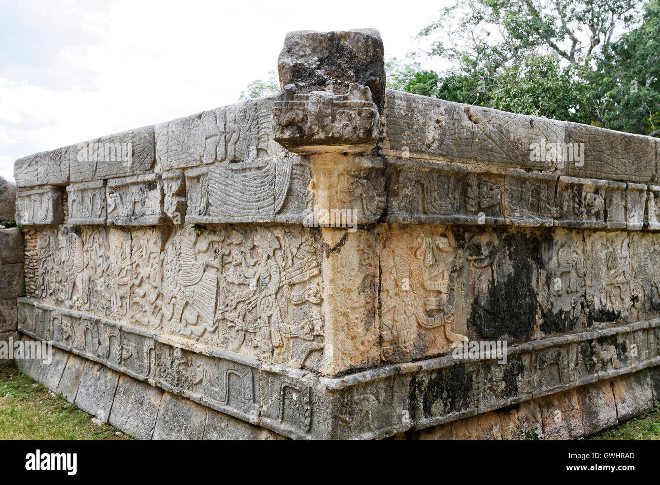 Scenic views of Chichen Itza Maya ruins on Yukatan Peninsula, Mexico ...
