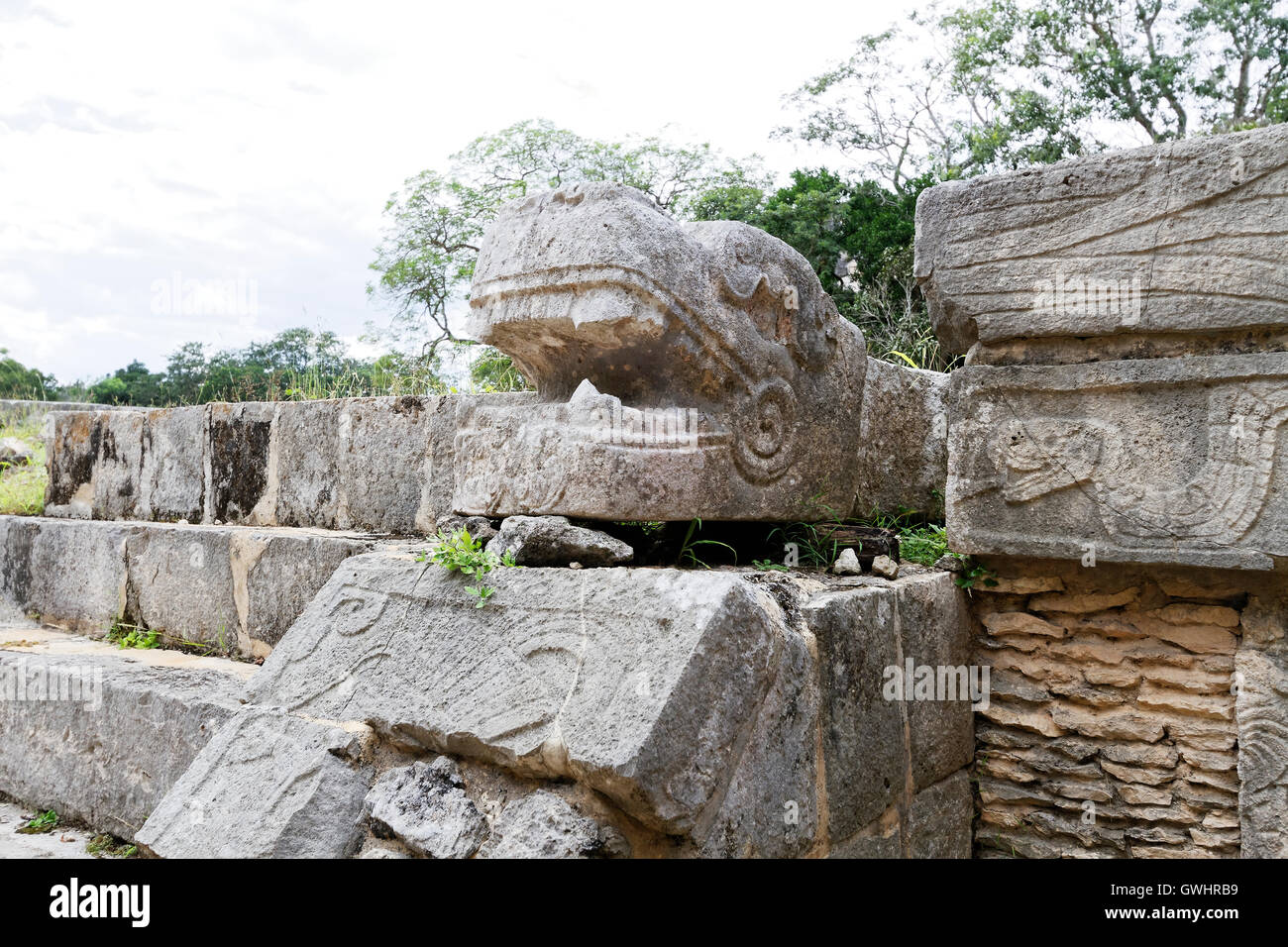 Scenic views of Chichen Itza Maya ruins on Yukatan Peninsula, Mexico ...