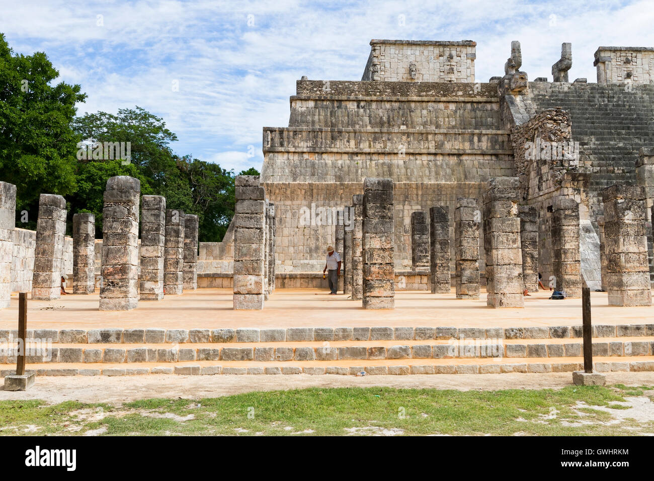 Scenic views of Chichen Itza Maya ruins on Yukatan Peninsula, Mexico ...