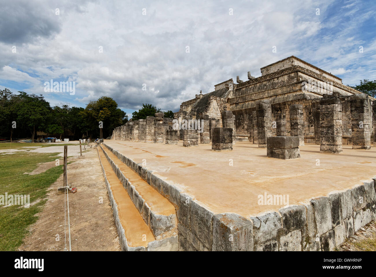 Scenic views of Chichen Itza Maya ruins on Yukatan Peninsula, Mexico ...