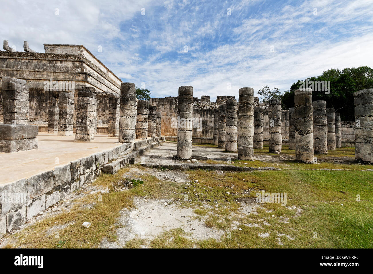 Scenic views of Chichen Itza Maya ruins on Yukatan Peninsula, Mexico ...