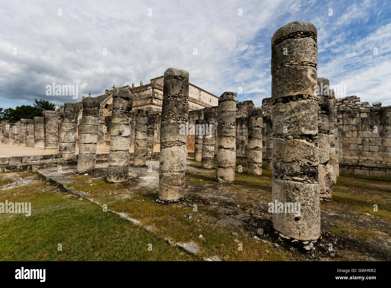 Scenic views of Chichen Itza Maya ruins on Yukatan Peninsula, Mexico ...
