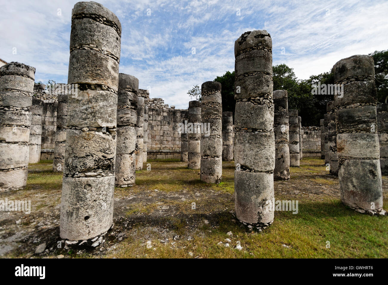 Scenic views of Chichen Itza Maya ruins on Yukatan Peninsula, Mexico ...
