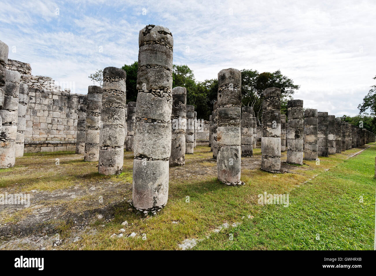 Scenic views of Chichen Itza Maya ruins on Yukatan Peninsula, Mexico ...