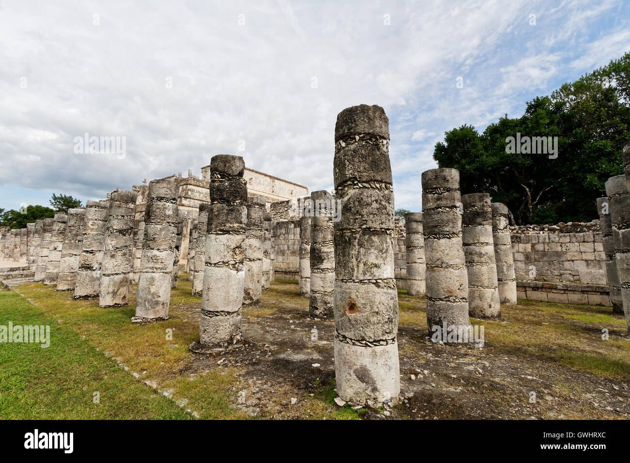 Scenic views of Chichen Itza Maya ruins on Yukatan Peninsula, Mexico ...