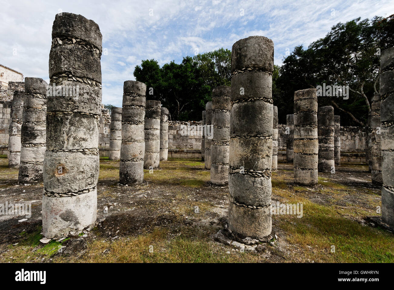 Scenic views of Chichen Itza Maya ruins on Yukatan Peninsula, Mexico ...
