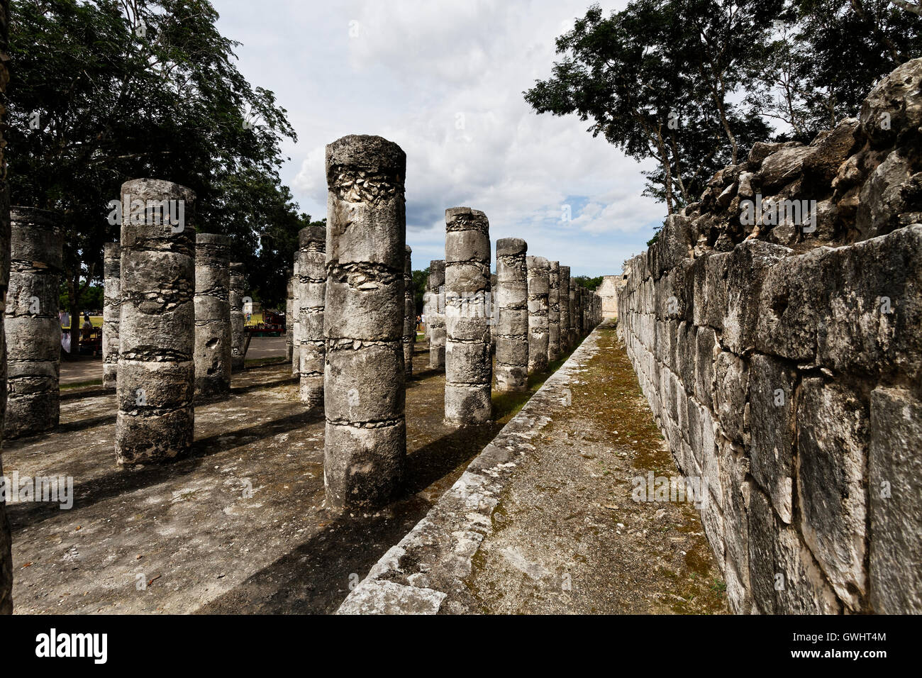 Scenic views of Chichen Itza Maya ruins on Yukatan Peninsula, Mexico ...