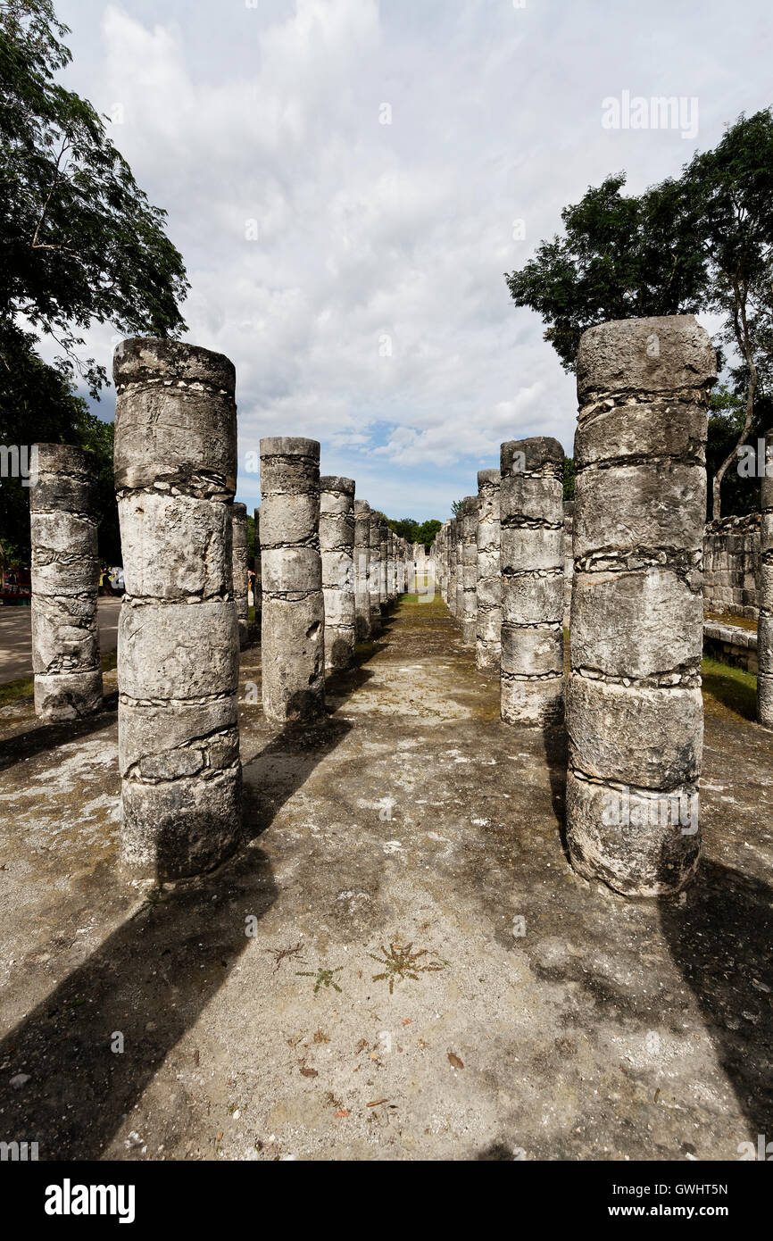Scenic views of Chichen Itza Maya ruins on Yukatan Peninsula, Mexico ...