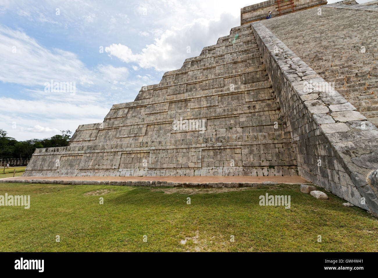 Scenic views of Chichen Itza Maya ruins on Yukatan Peninsula, Mexico ...