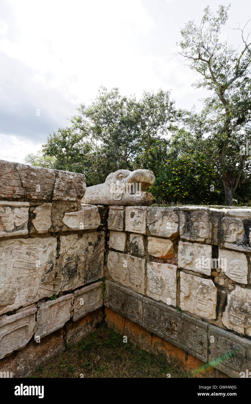 Scenic views of Chichen Itza Maya ruins on Yukatan Peninsula, Mexico ...