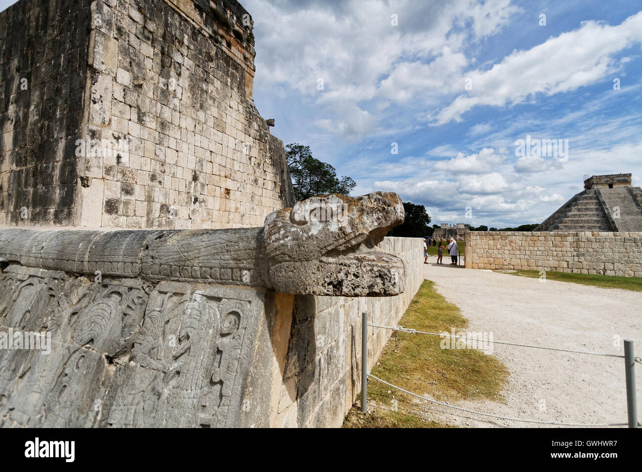 Scenic views of Chichen Itza Maya ruins on Yukatan Peninsula, Mexico ...