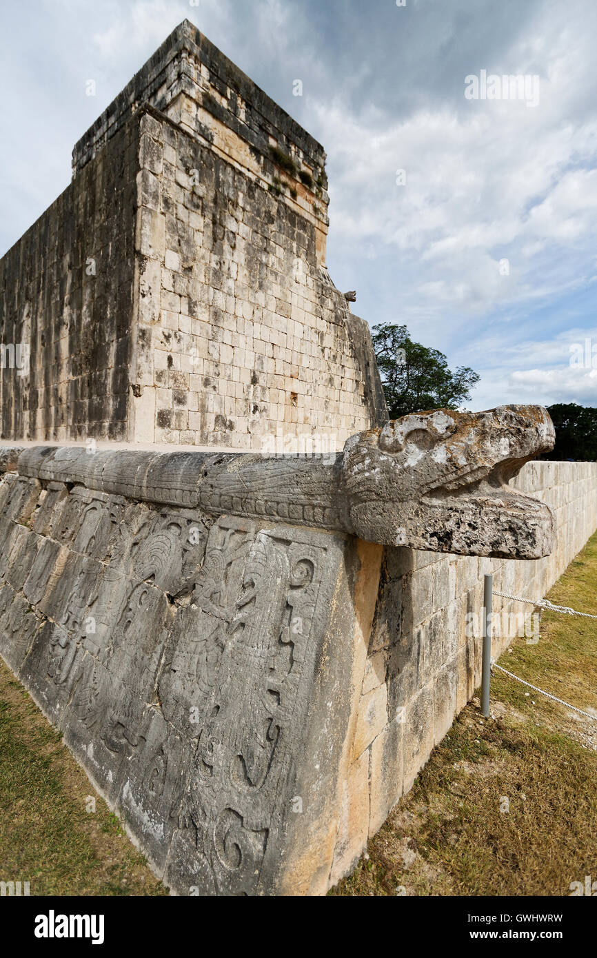 Scenic views of Chichen Itza Maya ruins on Yukatan Peninsula, Mexico ...