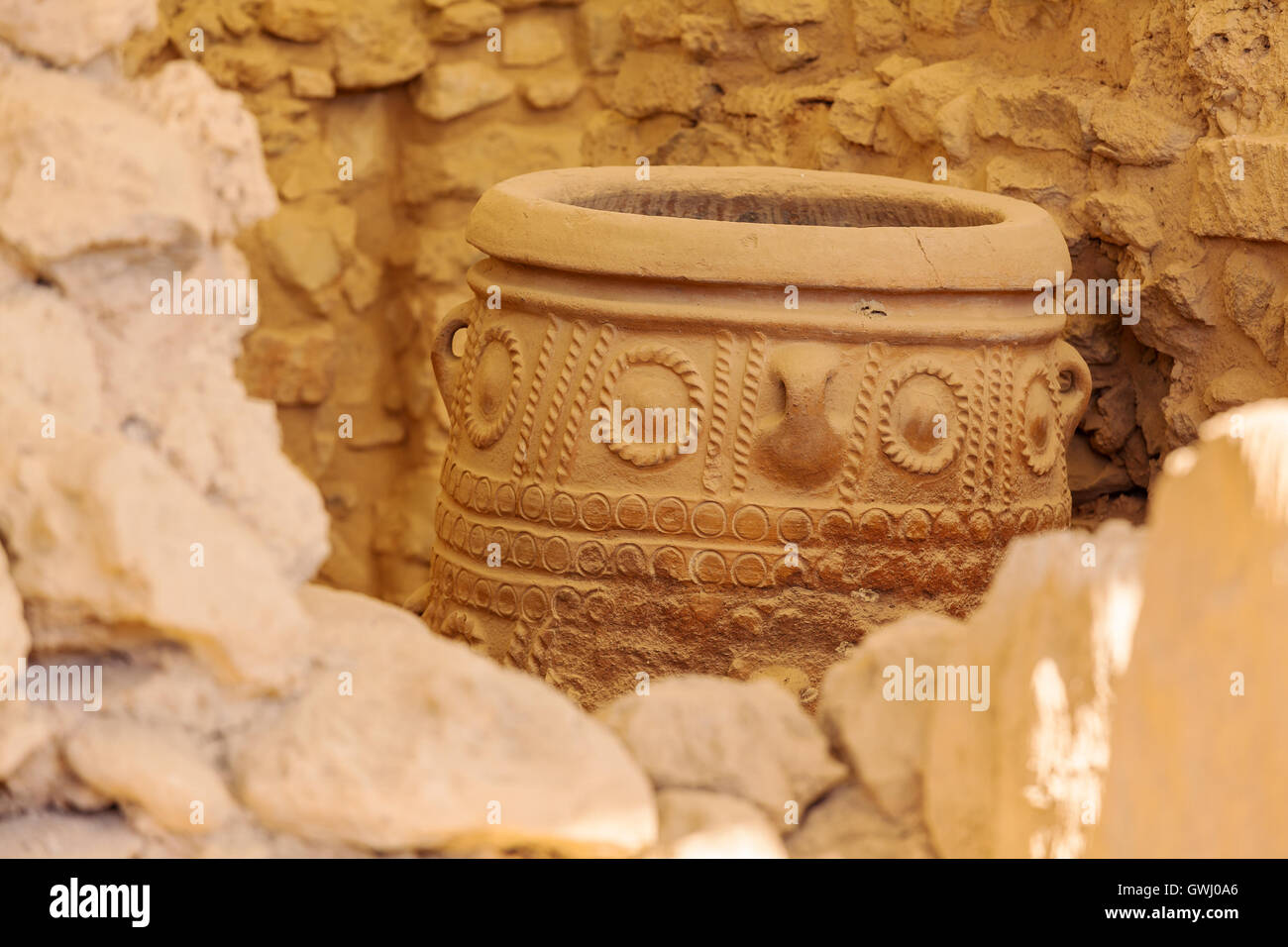 Pithoi storage jars ruins hi-res stock photography and images - Alamy