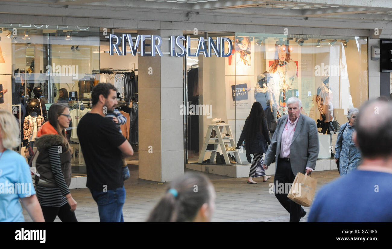 River island sign hi-res stock photography and images - Alamy