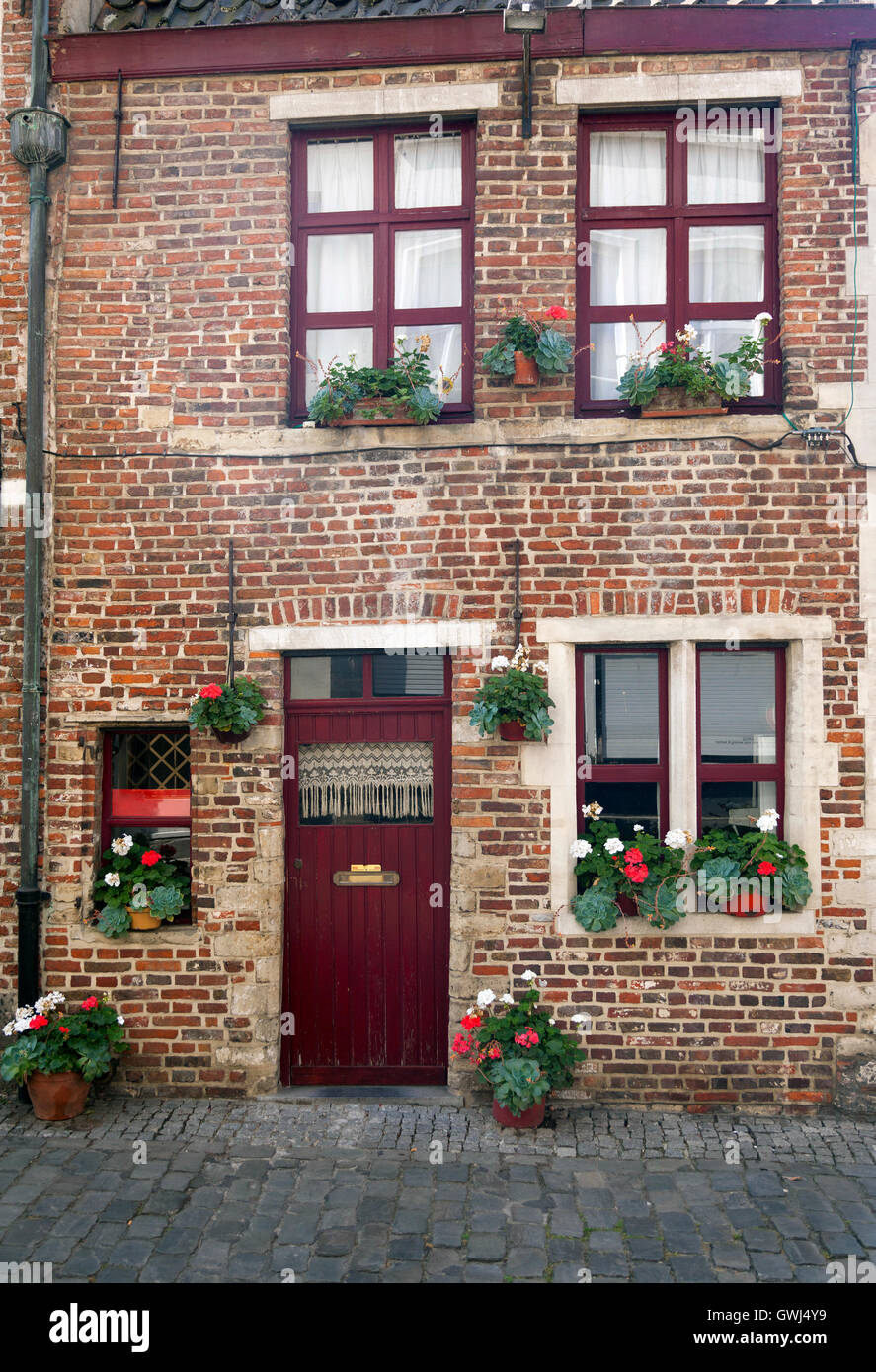 Medieval style pots hi-res stock photography and images - Alamy