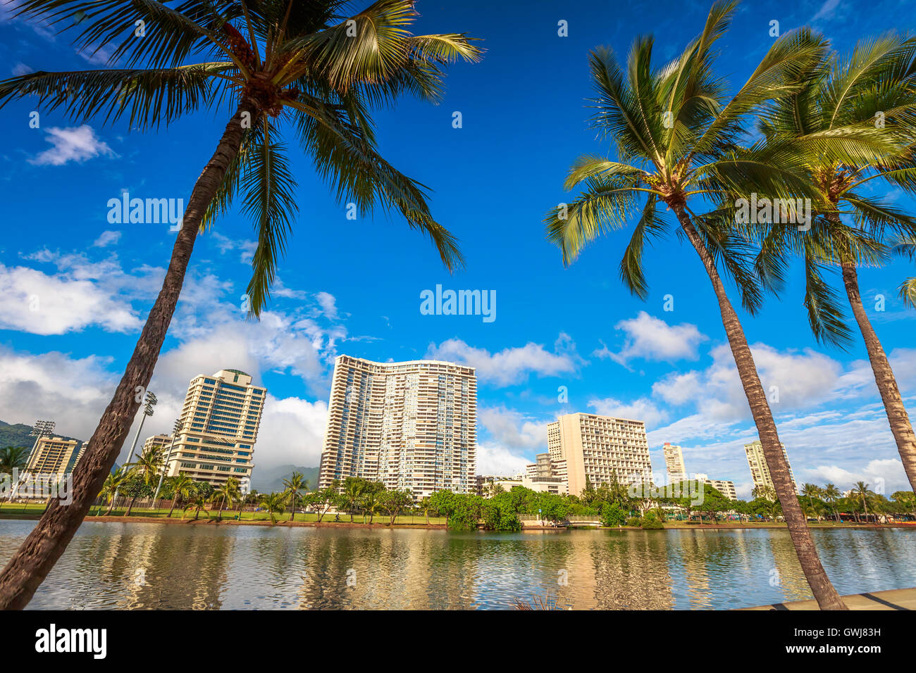 Downtown honolulu skyline hi-res stock photography and images - Alamy