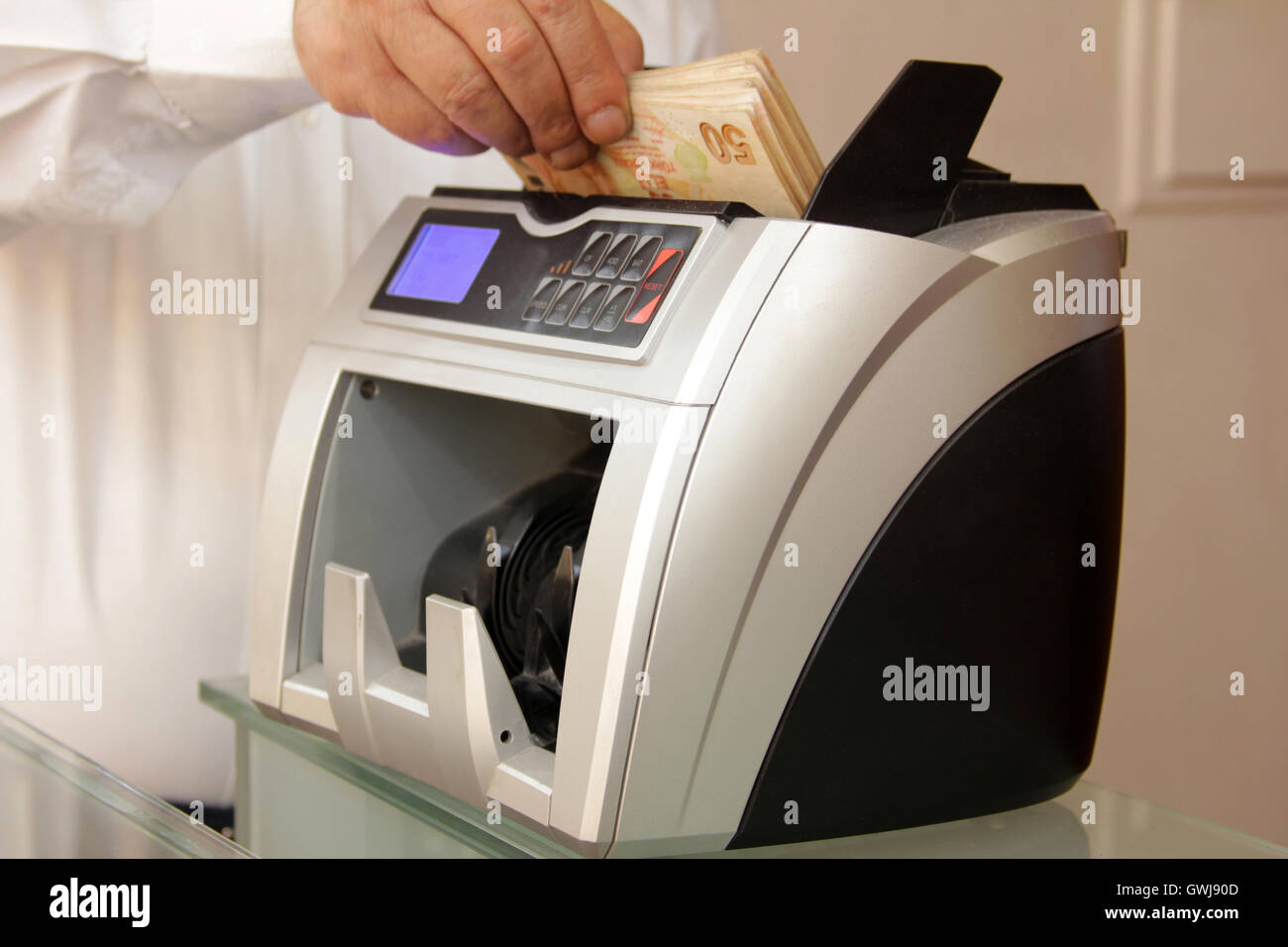 money counting machine Stock Photo - Alamy