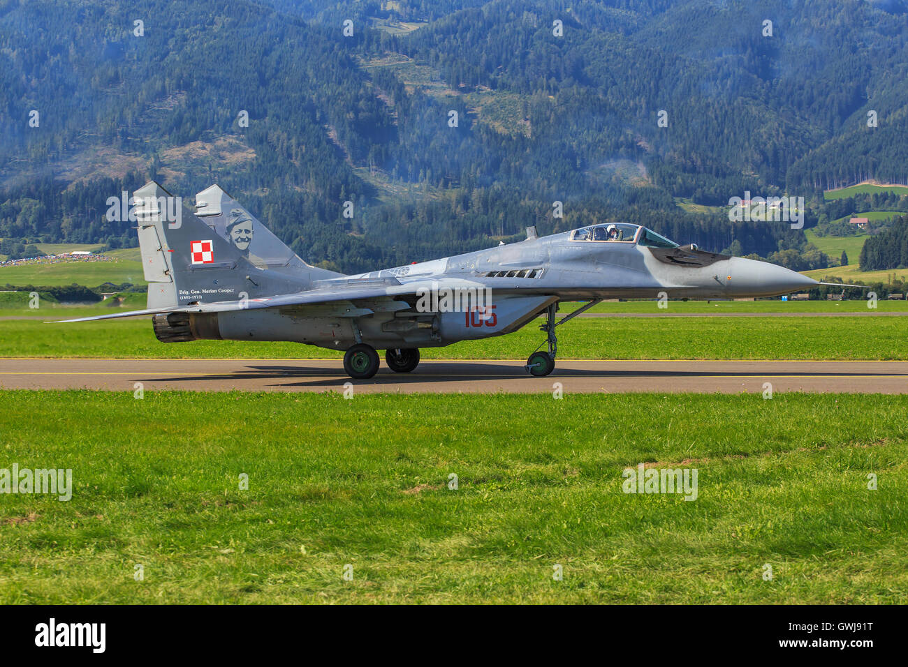 Bomber helicopter hi-res stock photography and images - Alamy