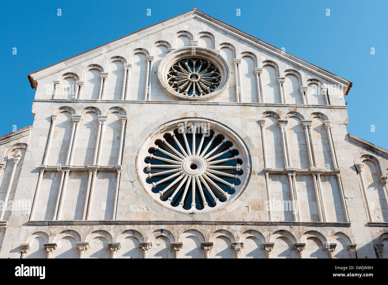 Saint Anastasia Cathedral - detail of facade and Roman style round ...