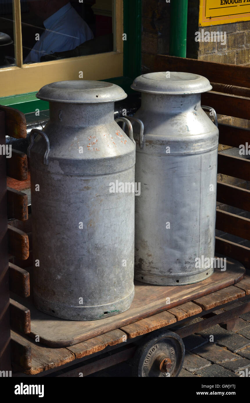 Milk churns on station hi-res stock photography and images - Alamy