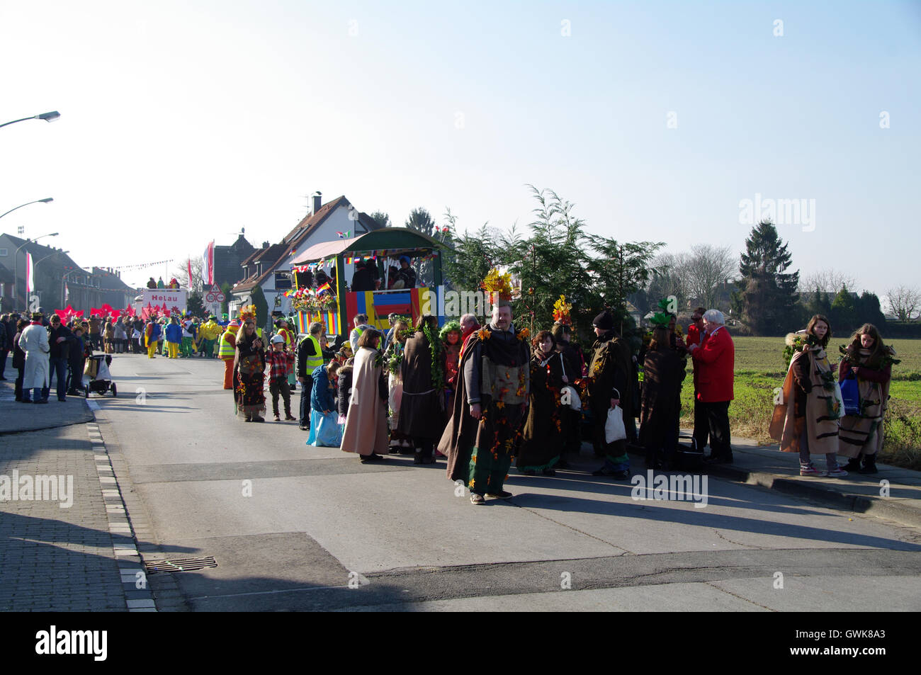 street, friends, town, fun, caravan, music, show, people, walk, funfair ...
