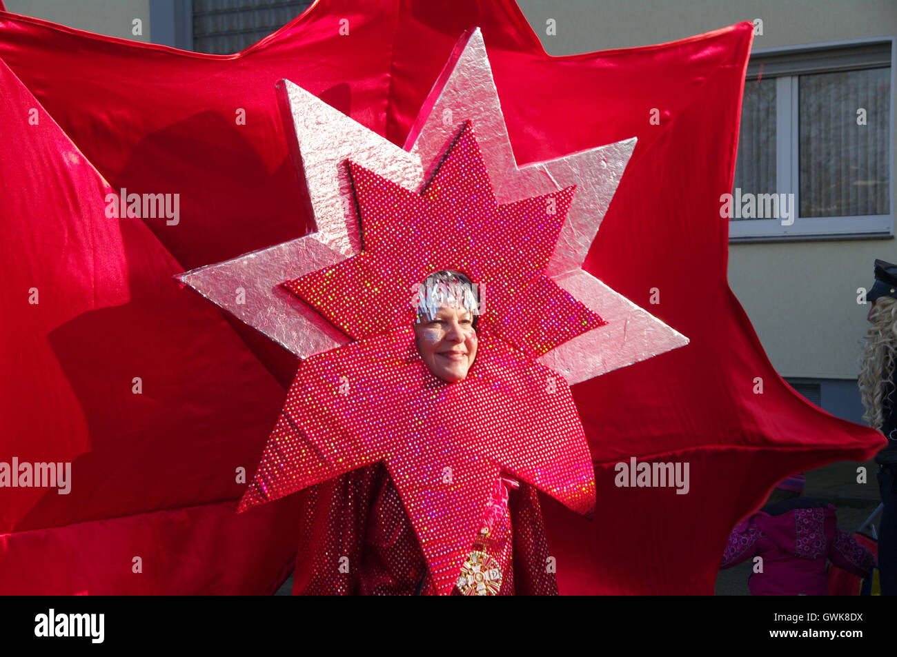 street, friends, town, fun, caravan, music, show, people, walk, funfair ...