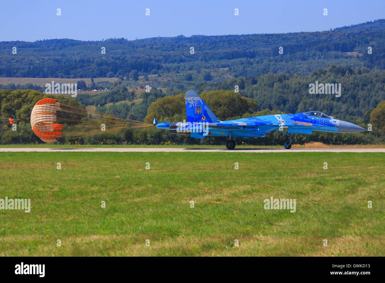 Sukhoi su 27 flanker jet fighter hi-res stock photography and images ...