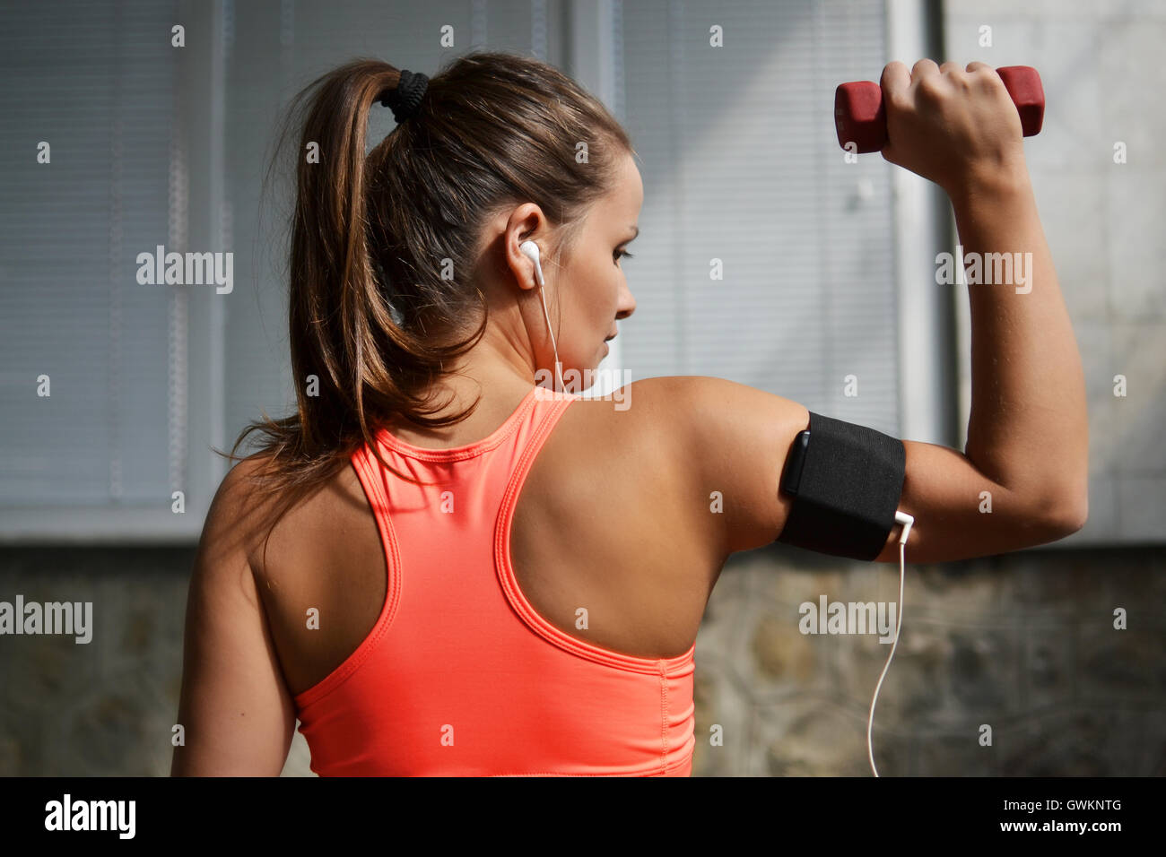 working out in the fitness studio Stock Photo - Alamy