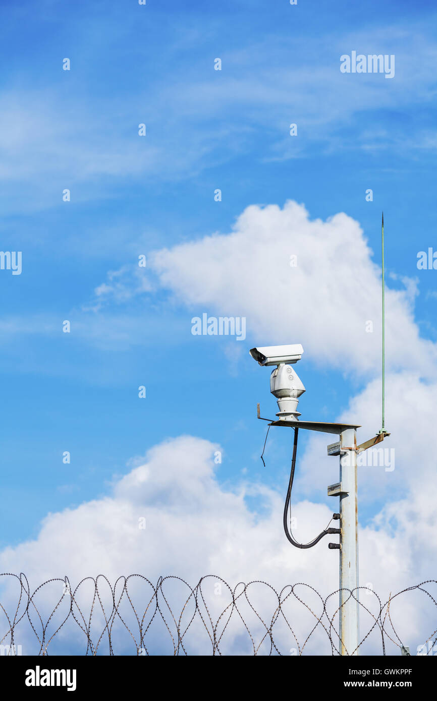 Fence cctv camera hi-res stock photography and images - Alamy