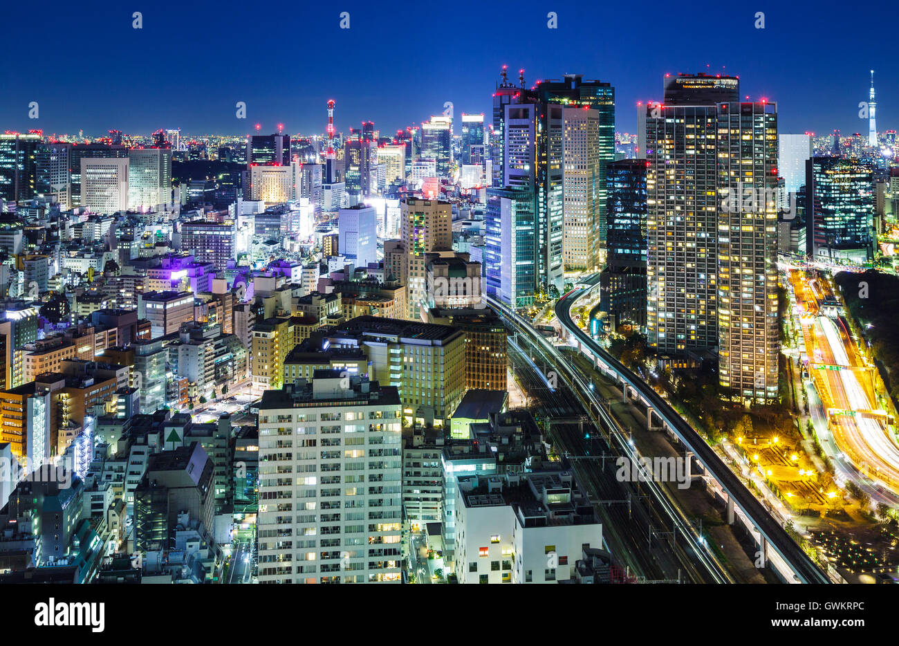 Tokyo japan at night hi-res stock photography and images - Alamy