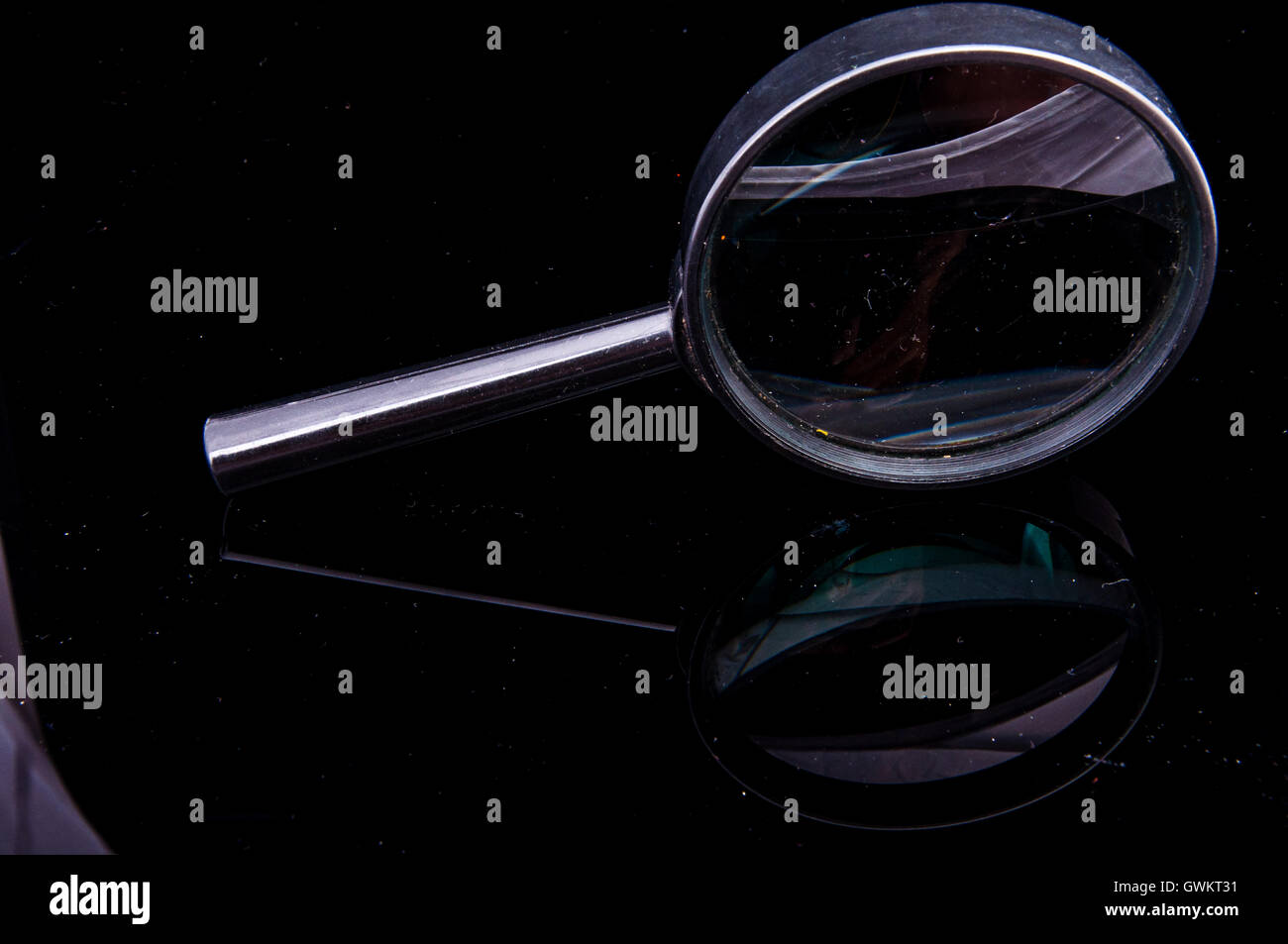 Magnify glass hi-res stock photography and images - Alamy