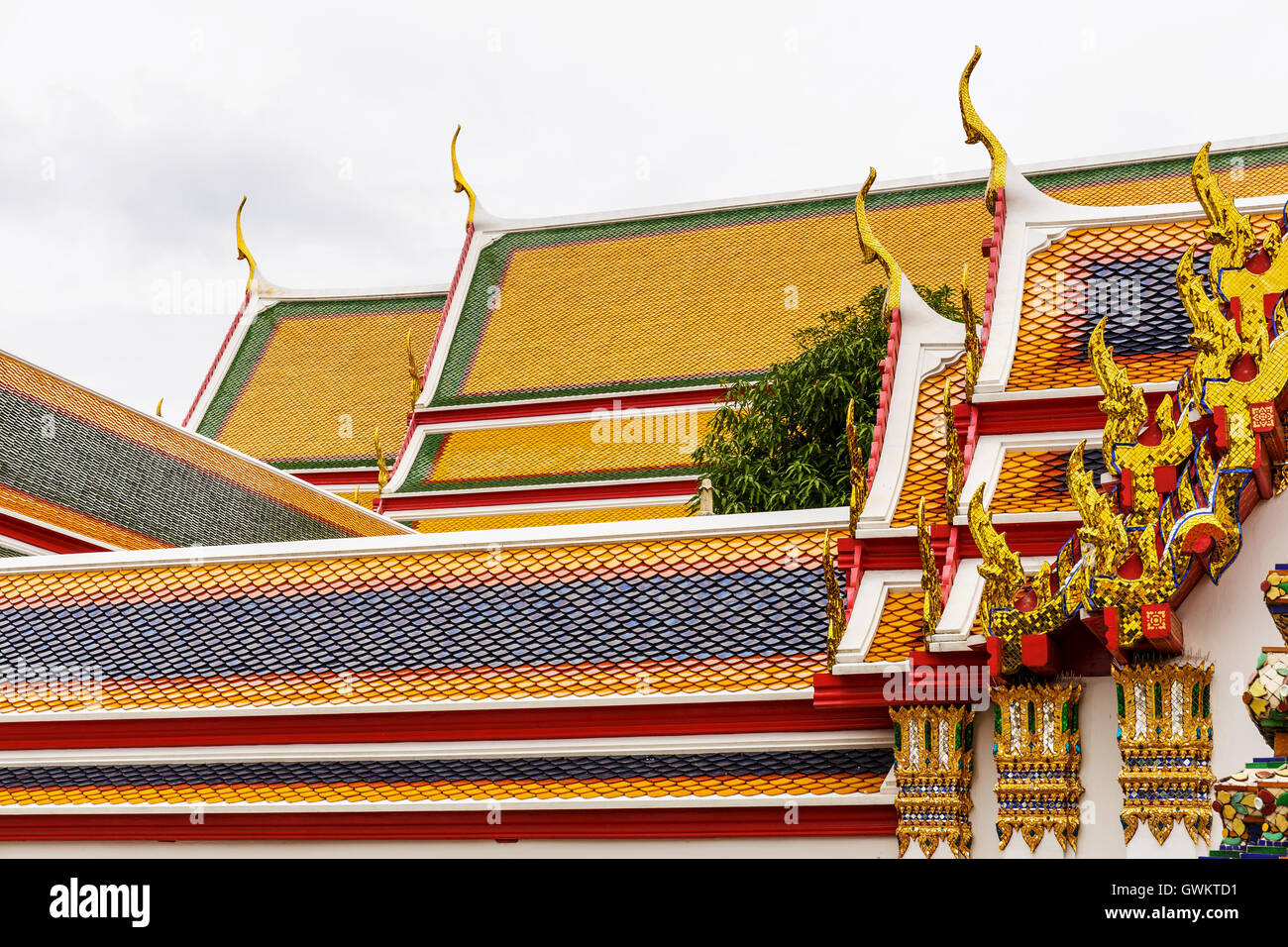 Top eaves hi-res stock photography and images - Alamy