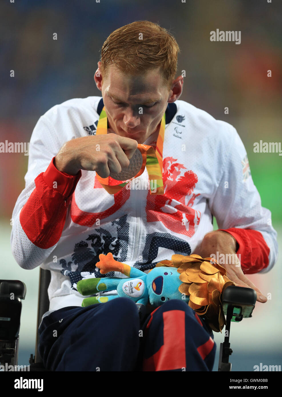 Great Britain's Stephen Miller poses with his bronze medal from the ...