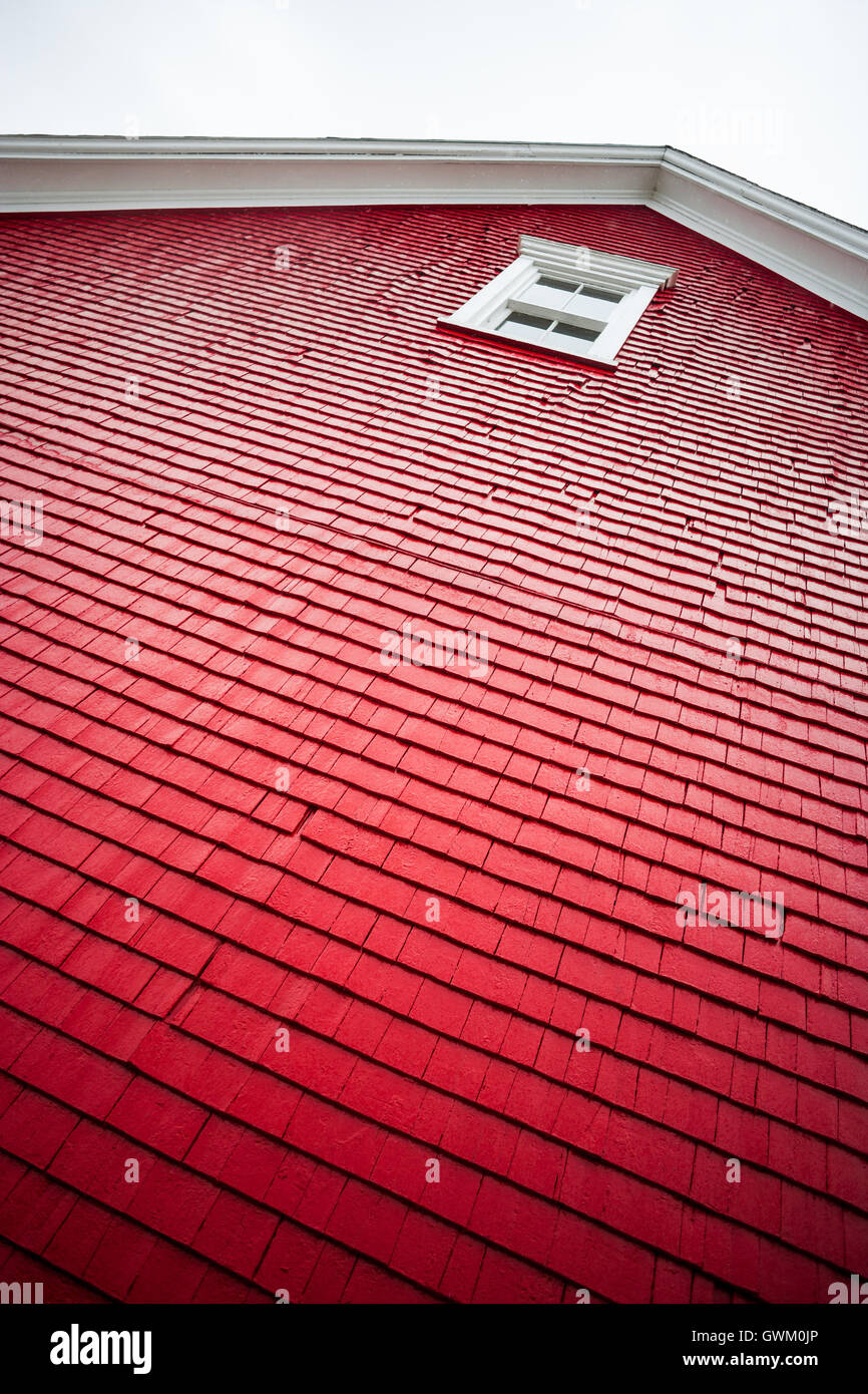 Wooden barn shingles hi-res stock photography and images - Alamy