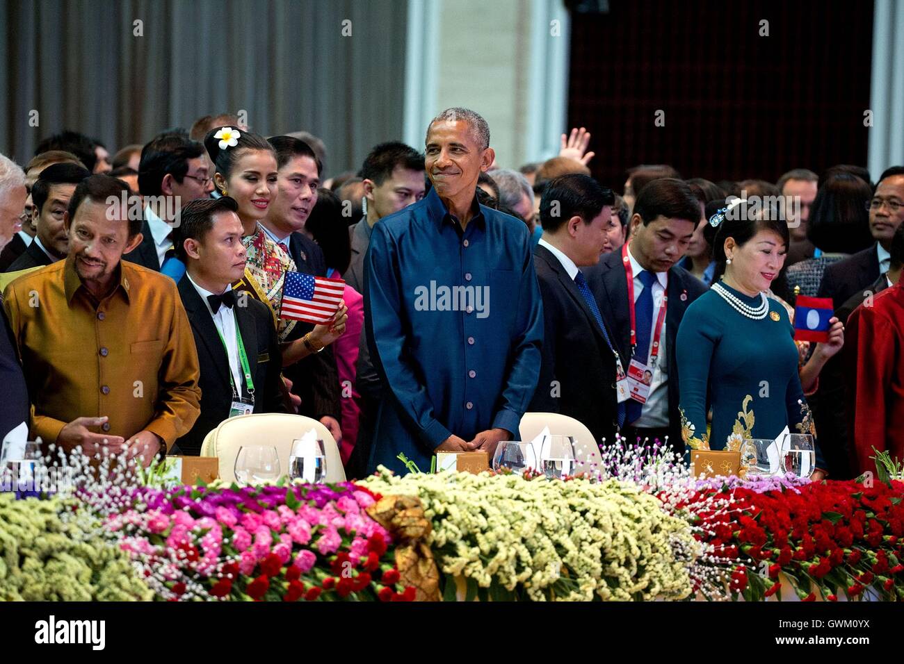 Asean dinner traditional outfits hi-res stock photography and images ...