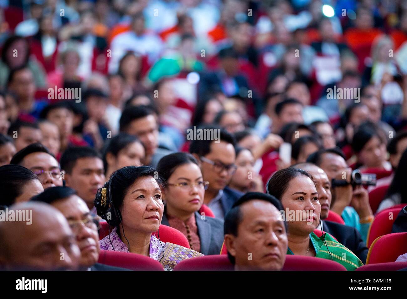 Talks crowd audience laos asean hi-res stock photography and images - Alamy