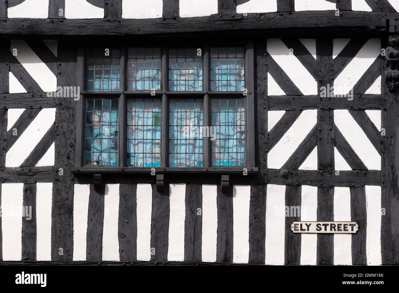 Tudor half timber hi-res stock photography and images - Alamy